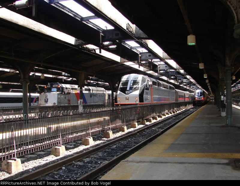 NJT 4115 and 4024